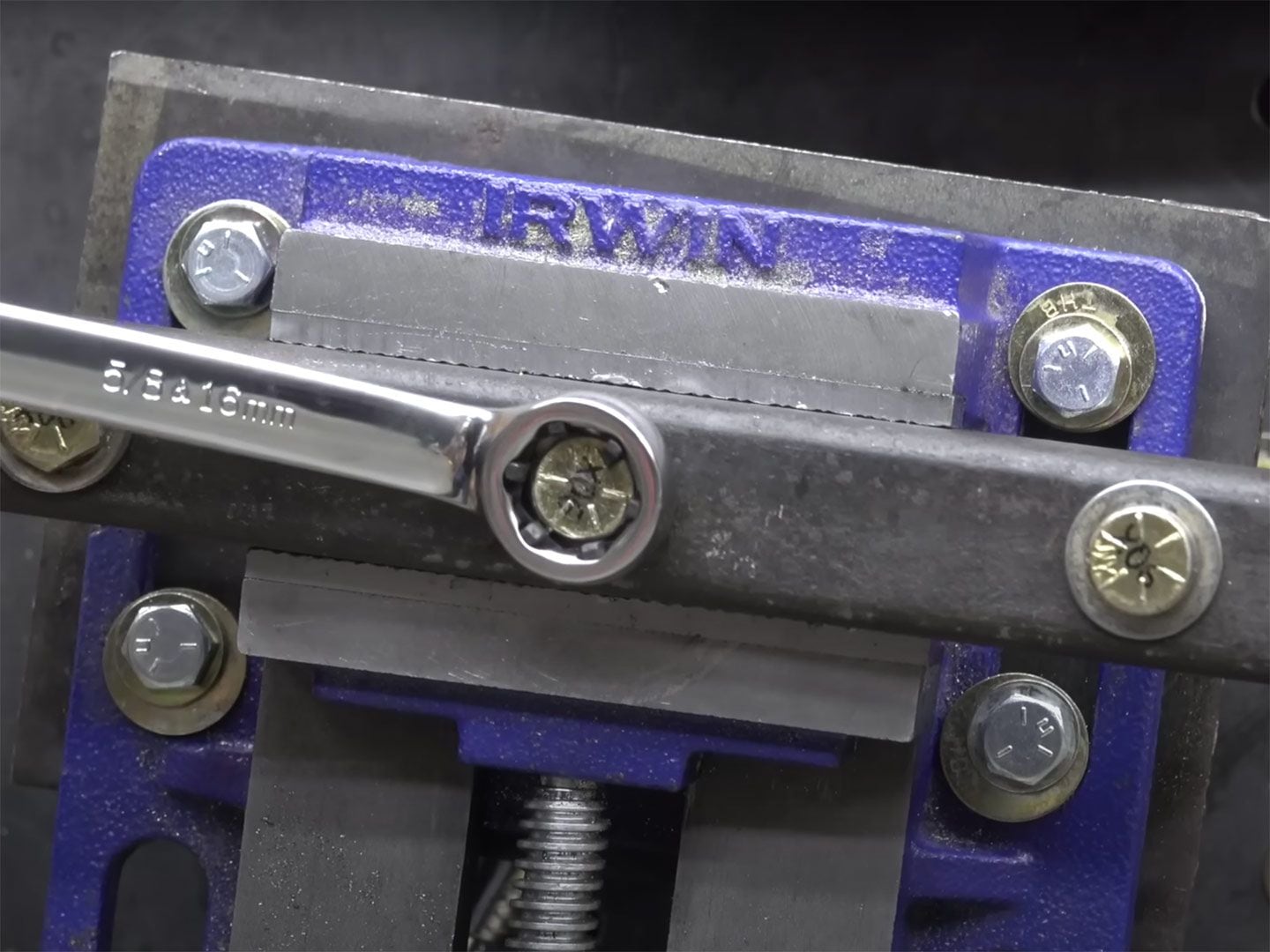 What’s the Best Rounded Bolt Extractor on the Market | UTV Driver